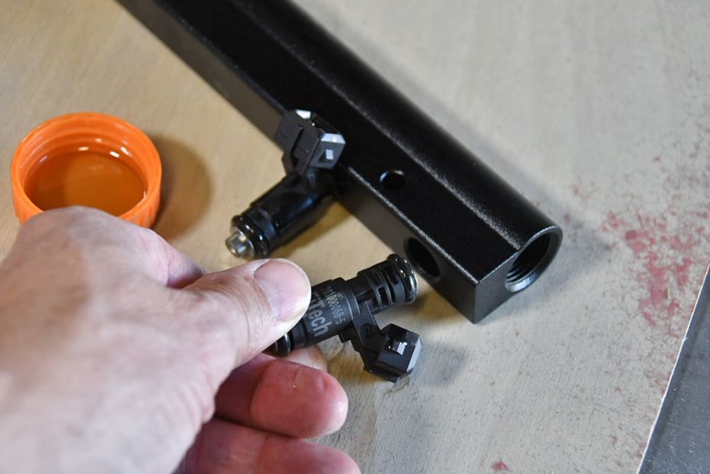 FiTech Ultra Ram EFI System installation process with images.