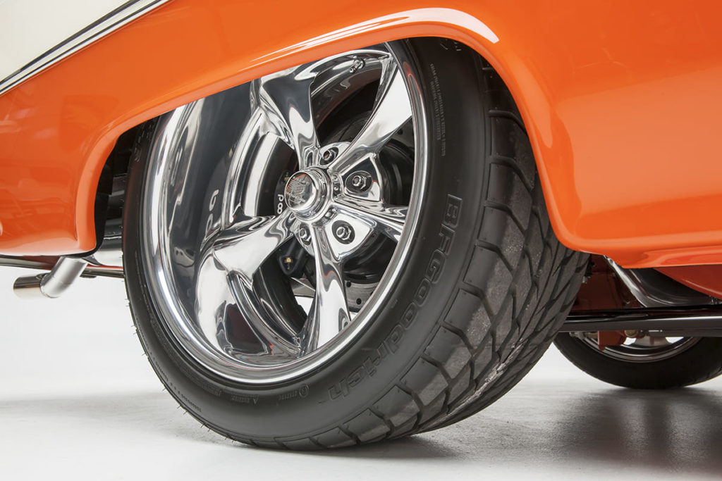 Big-bBlock –Ppowered 1955 Chevy Custom Restomod