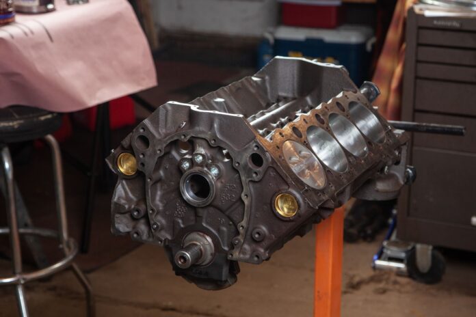 Rebuilding an old chevy small-block bottom end