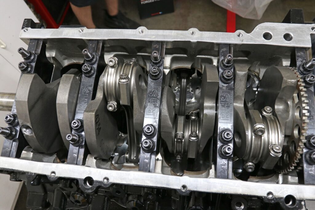 We test the new 3 liter whipple supercharger on a Chevy LS7 engine