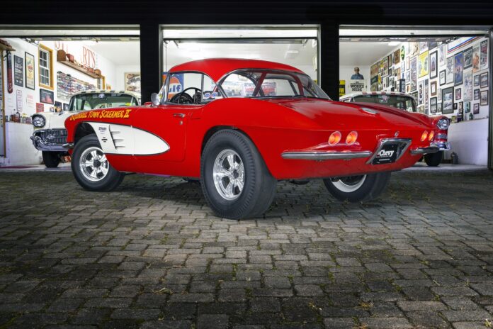 Period-Correct Gasser-Style 1961 Chevy Corvette
