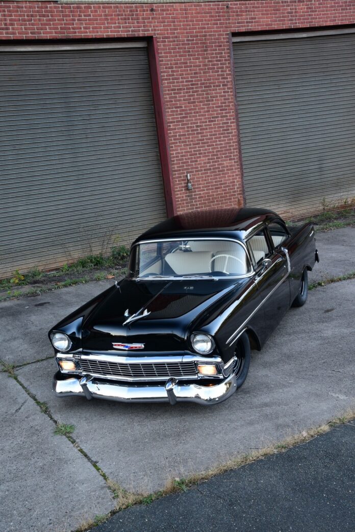 Vintage 1956 Chevy 150 Restomod: 287CI V8