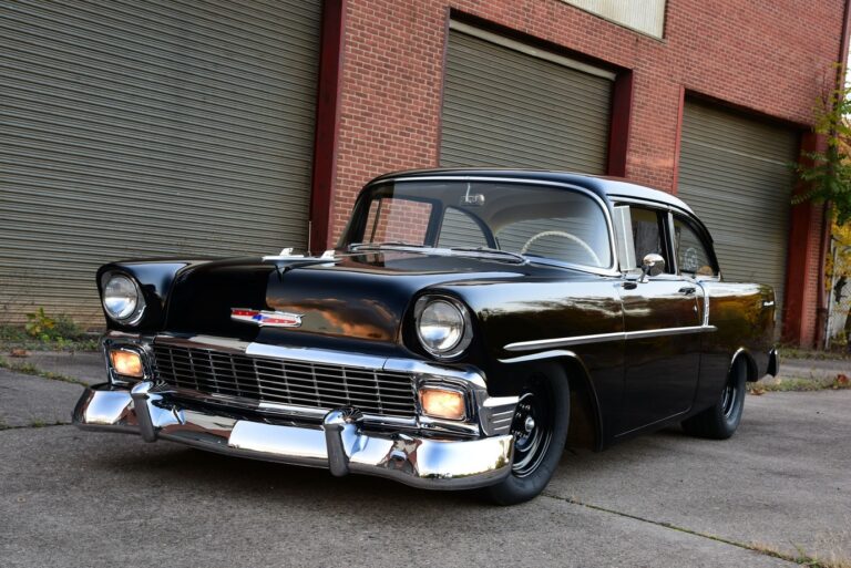 Vintage 1956 Chevy 150 Restomod: 287CI V8