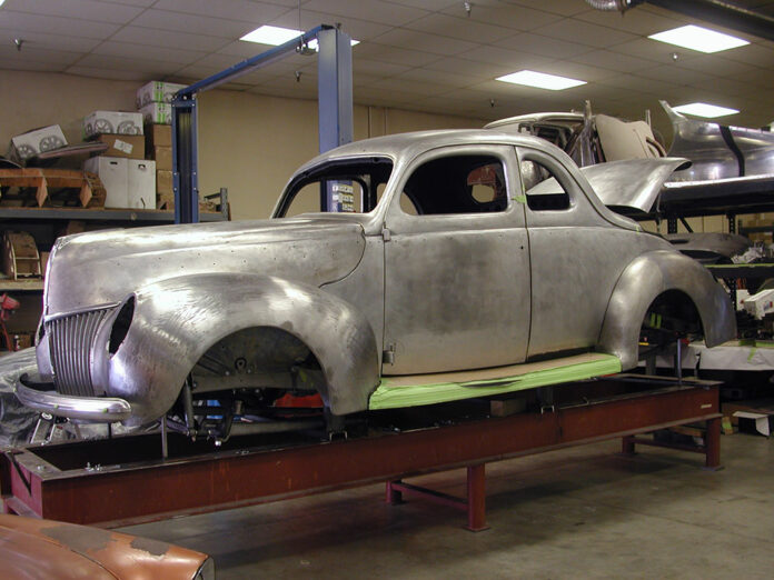 Road Hugging Ragtop ‘39 Ford DeLuxe Coupe