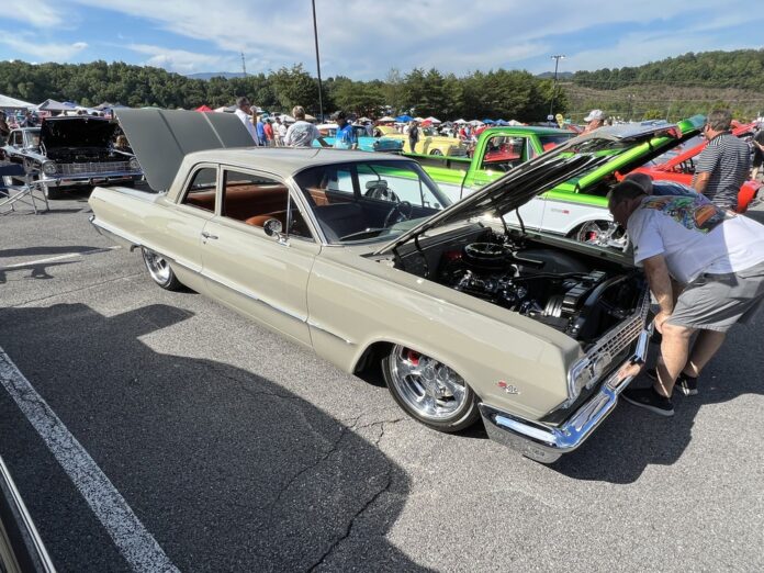 39th Hot Rod Roundup … Starts Strong