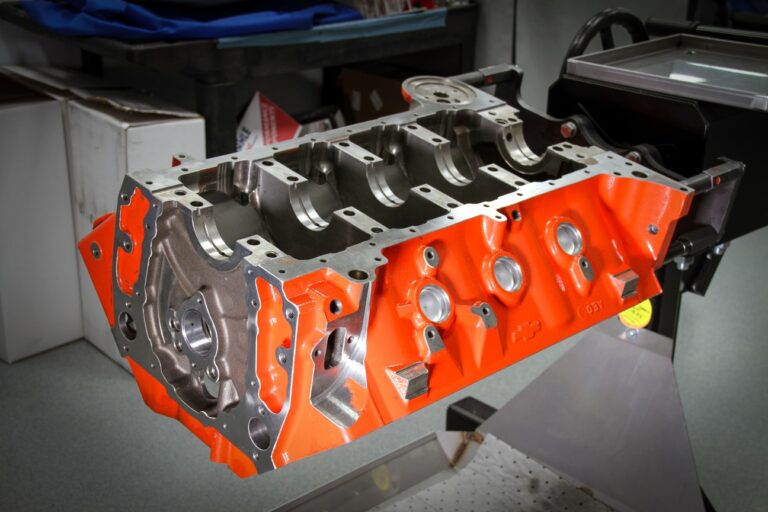 Chevrolet Performance 632 big-block engine build