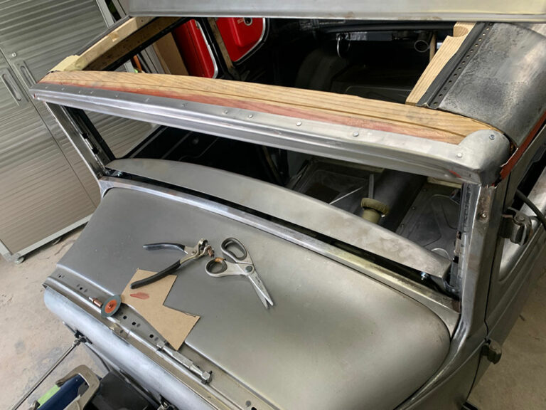 A Ford Model A with style: How to Chop a Hot Rod’s Roof and Make it Unique