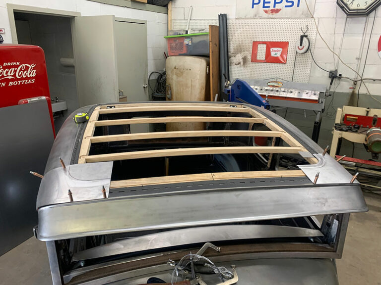 A Ford Model A with style: How to Chop a Hot Rod’s Roof and Make it Unique