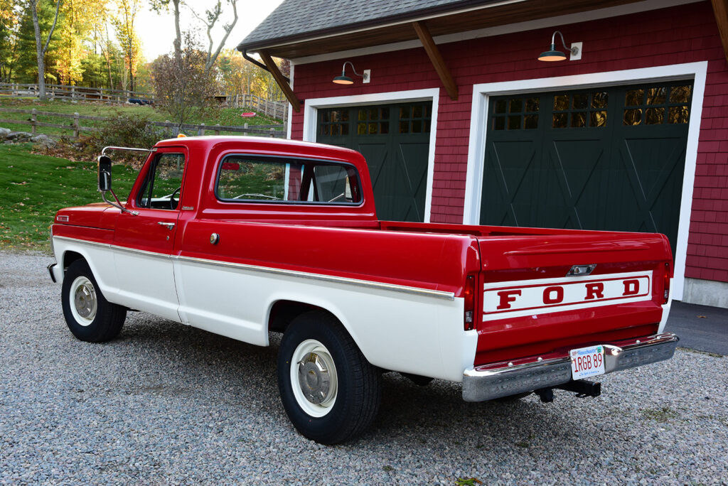 Vintage 1967 Ford F250 Custom 4x4 - 352ci V8 Rated at 208 HP