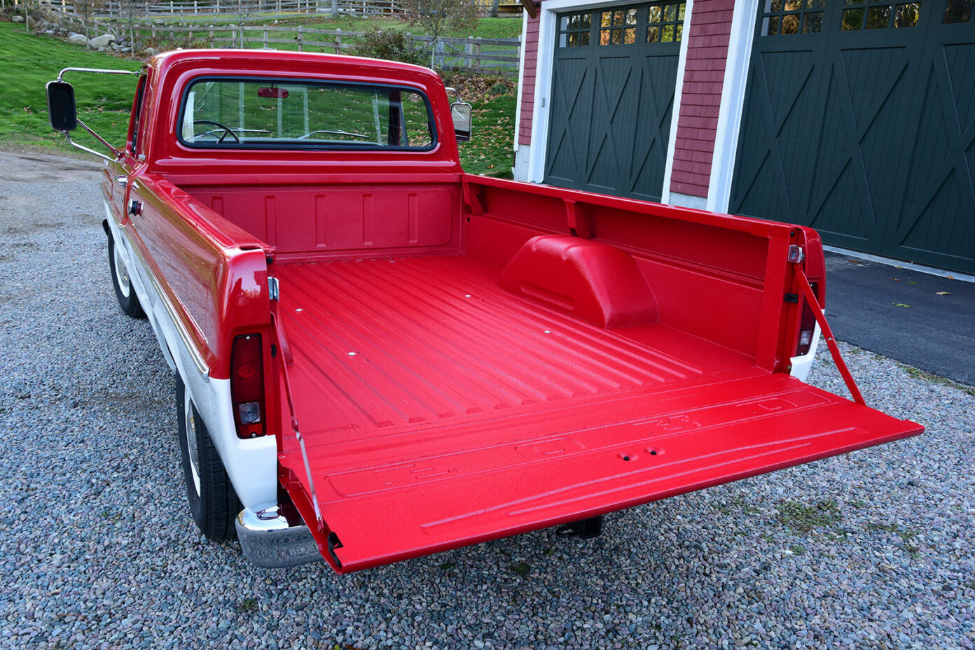 Vintage 1967 Ford F250 Custom 4x4 - 352ci V8 Rated at 208 HP