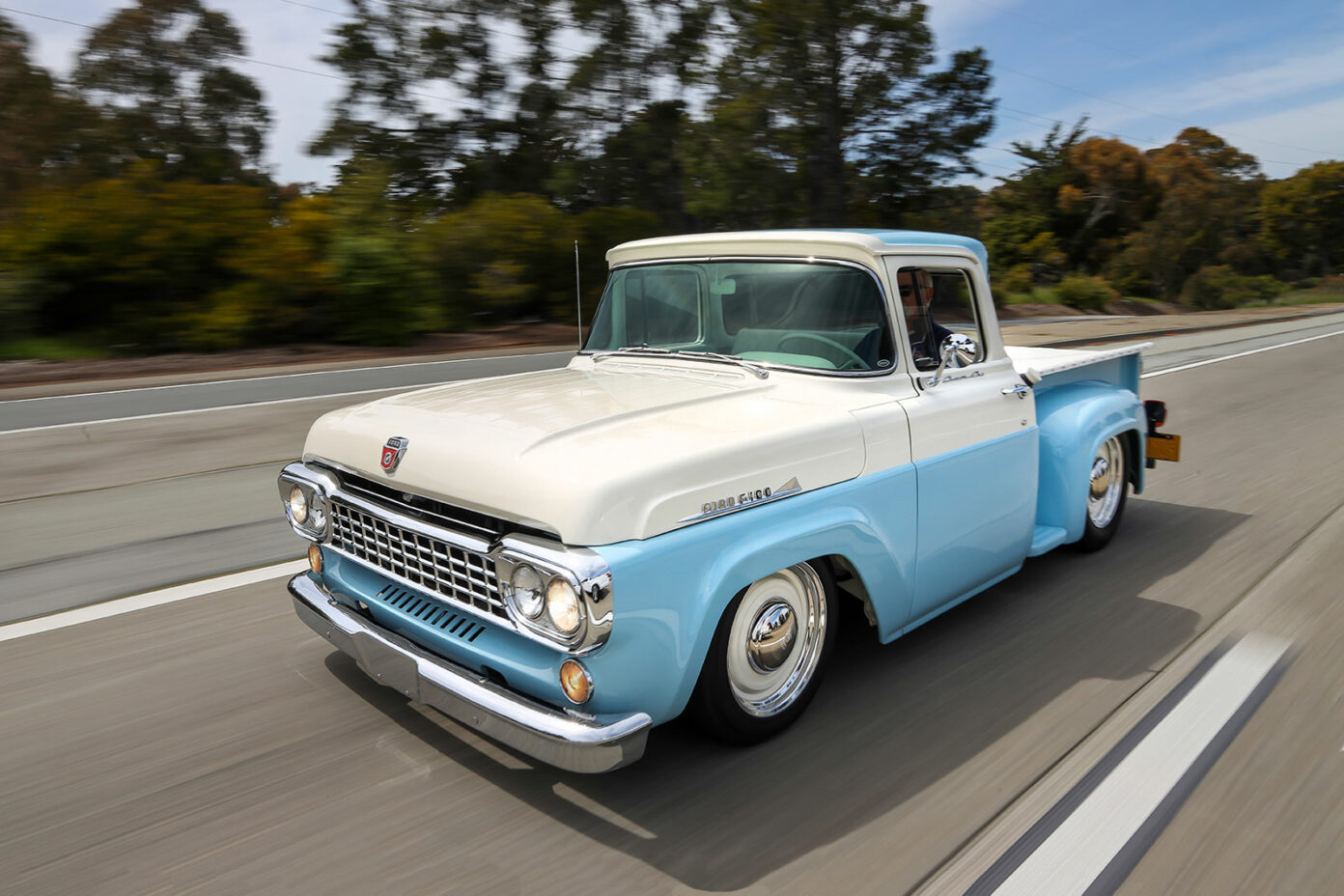 Meyers’ LS Swapped Two Tone F100 Flareside
