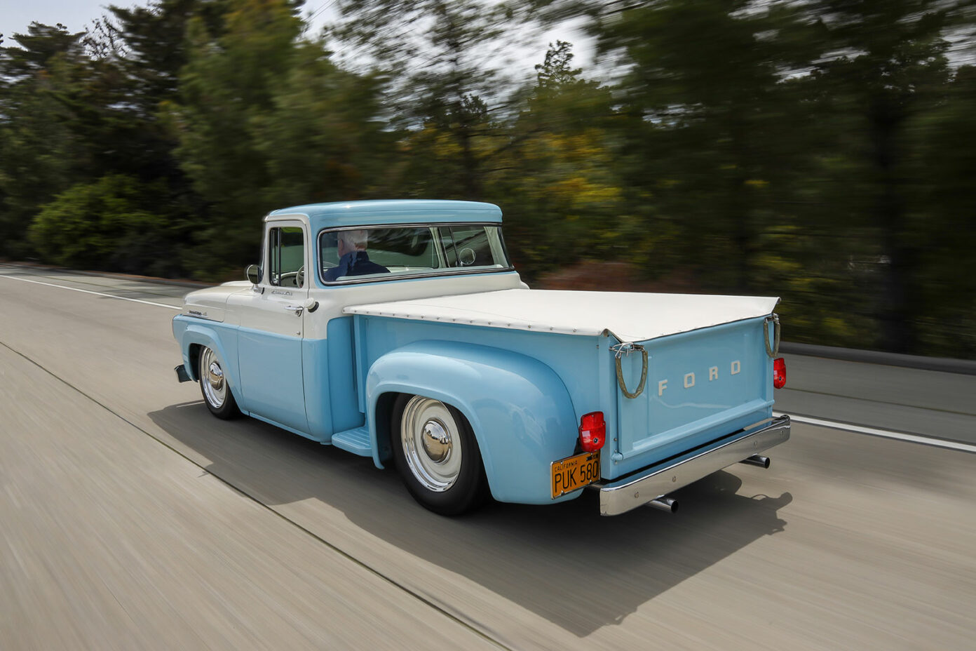 Meyers’ LS Swapped Two Tone F100 Flareside