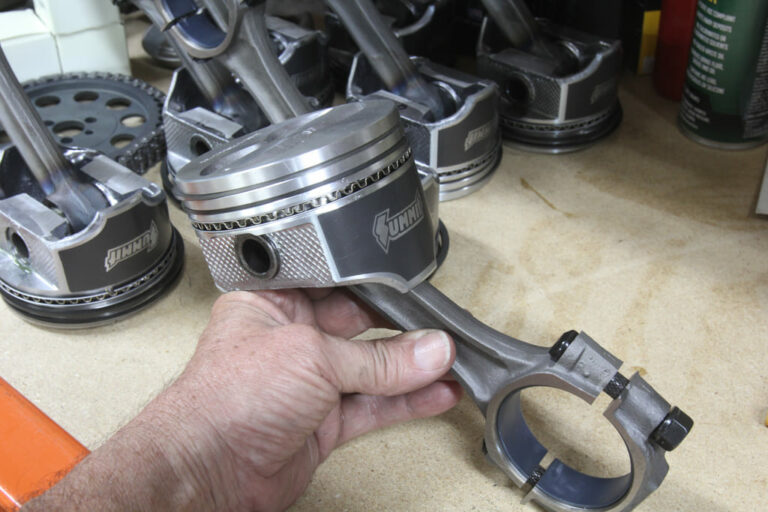 Properly Seating Engine Rod Bolts – A Full Overview