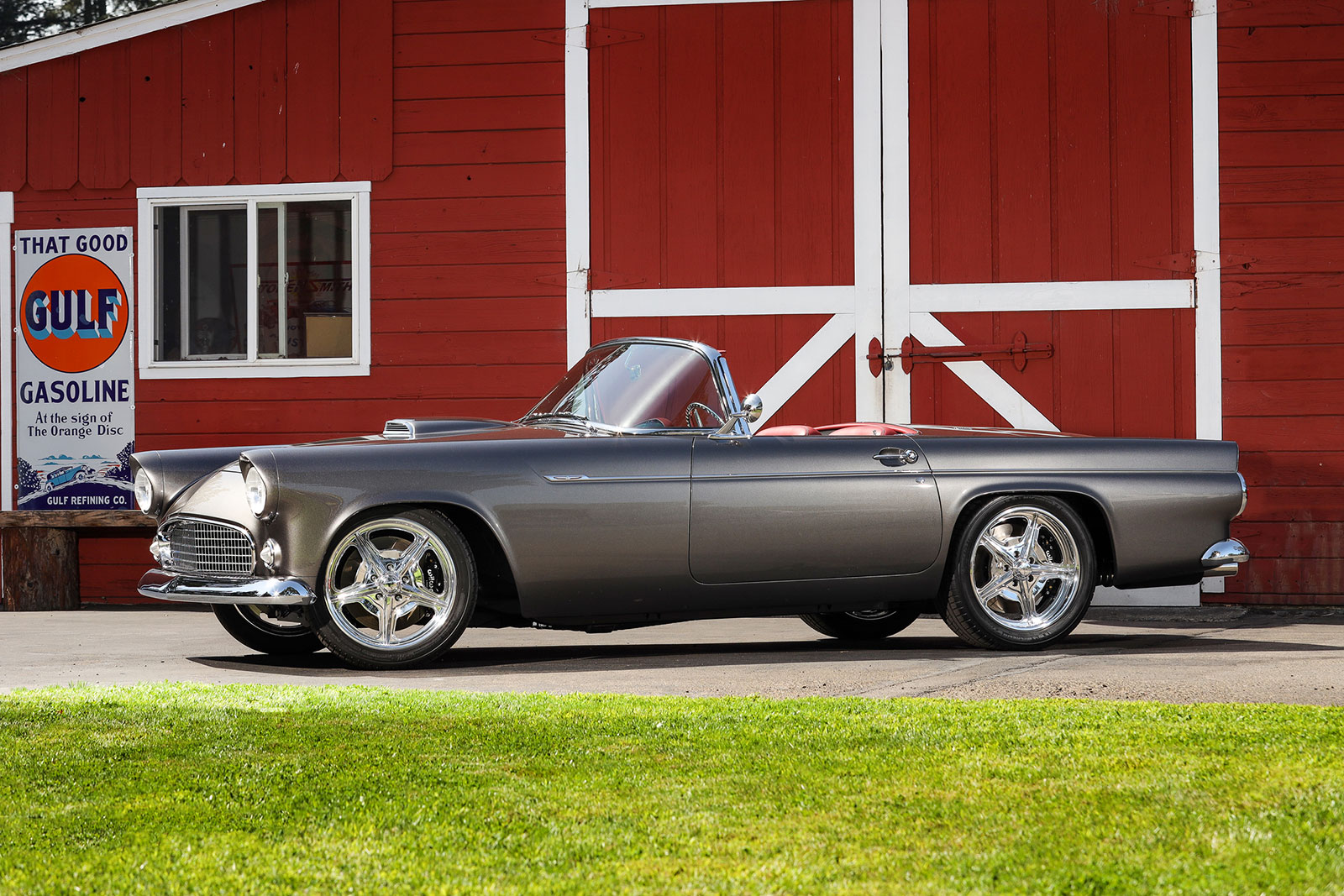This Coyote-Powered ’55 Ford Thunderbird Restomod Has Unmatched Style