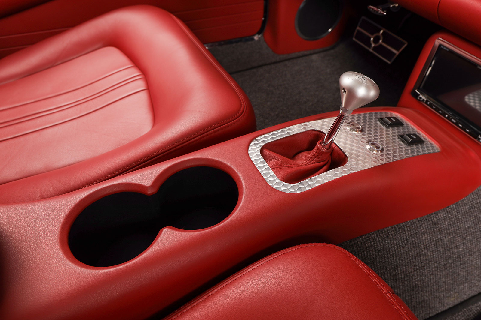 This Coyote-Powered ’55 Ford Thunderbird Restomod Has Unmatched Style