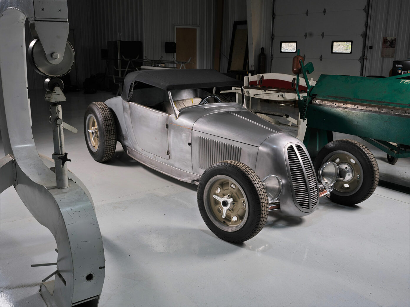 Rodding Around – Street Rod of the Year, So-Cal’s New Service, and ...