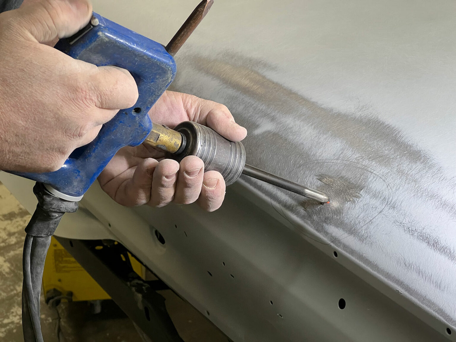 DIY Tips On How To Sand a Car For Painting