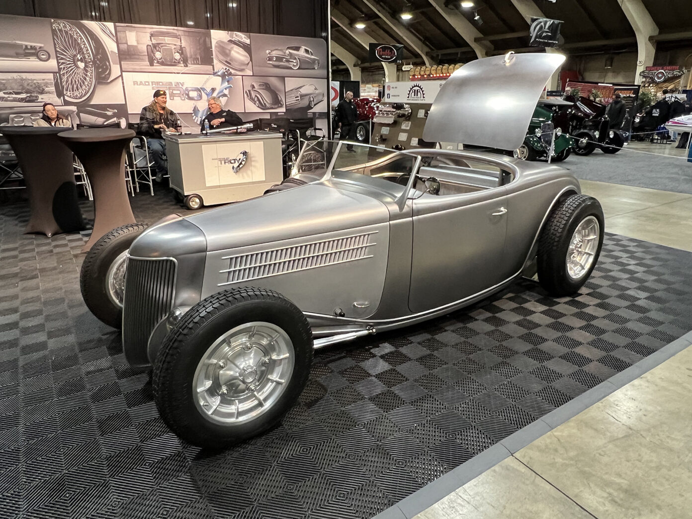 Custom Dash & Headlights on Fenderless Ford Roadster