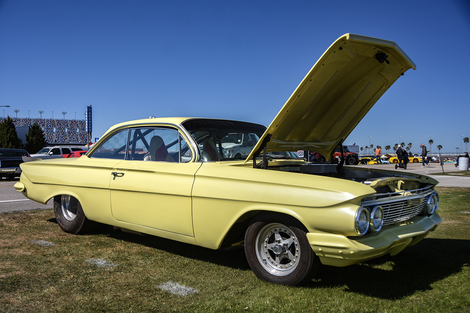 Big Tires and Blowers Dominate the Spring Daytona Turkey Run
