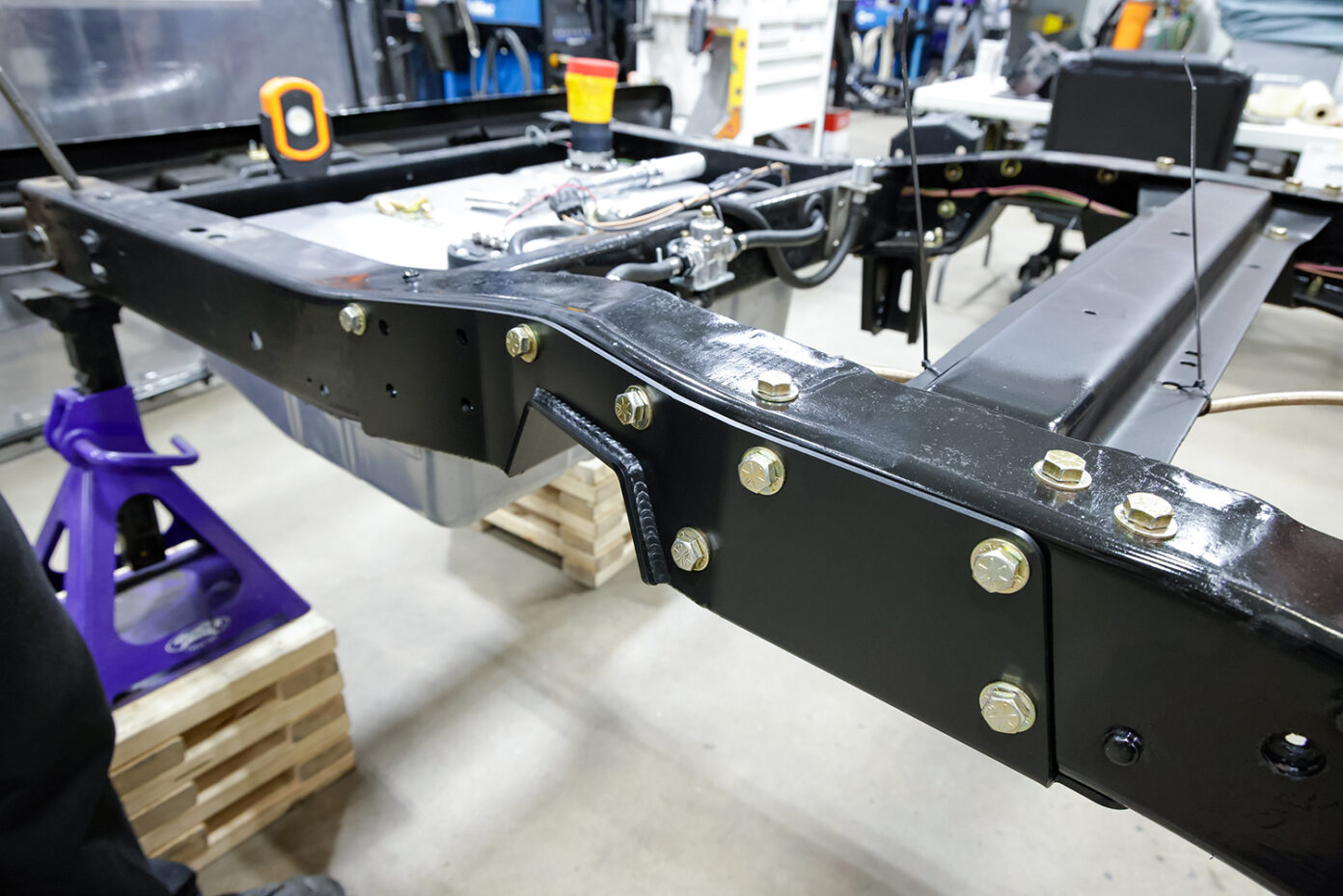 Installing Detroit Speed & Engineering’s GM QuadraLink Rear Suspension