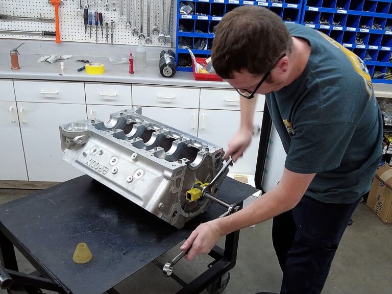 Aluminum Chevy Big Block Engine Build